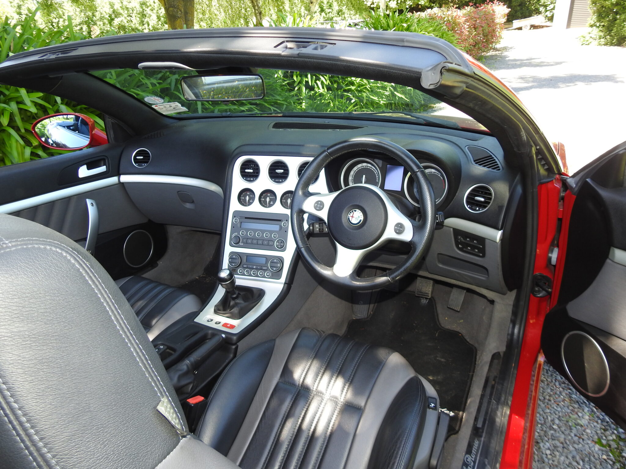 Hey, good looking – 2007 Alfa Romeo Spider | New Zealand Classic Car